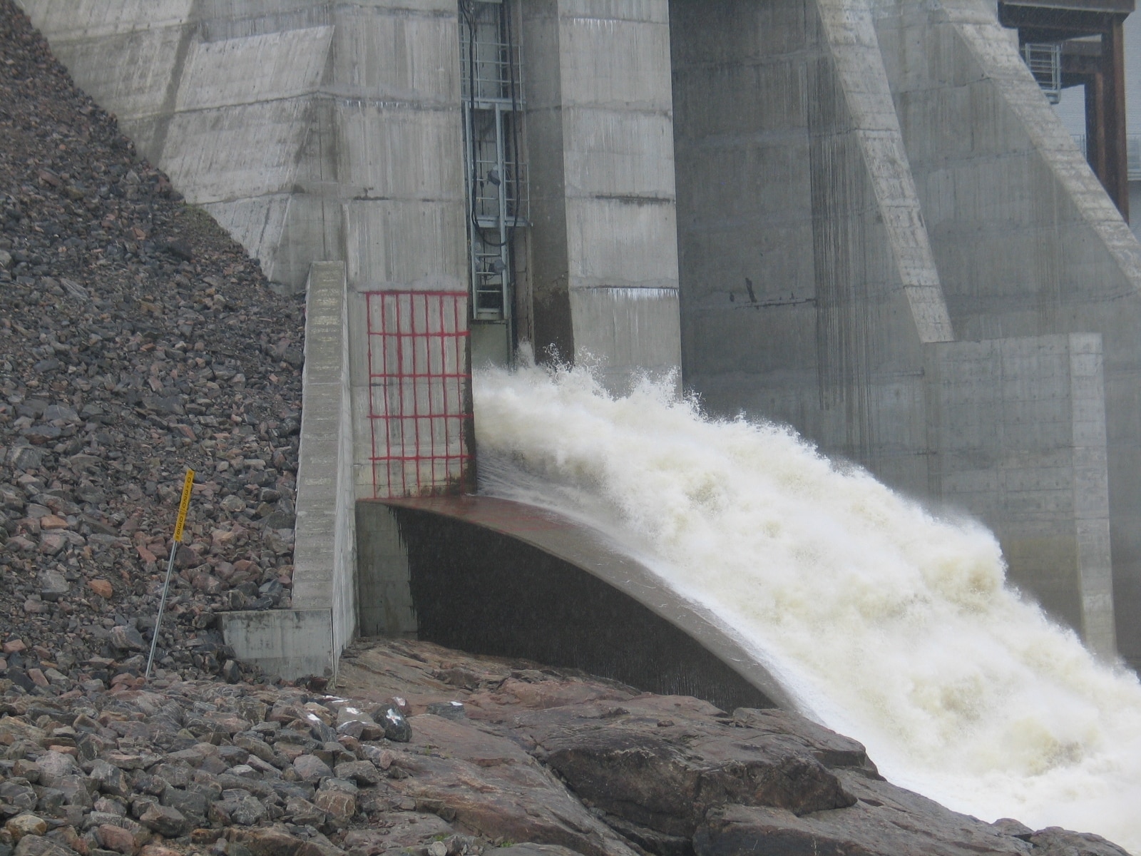 Barrages, déversoirs et ouvrages d’évacuation - Lasalle | NHC